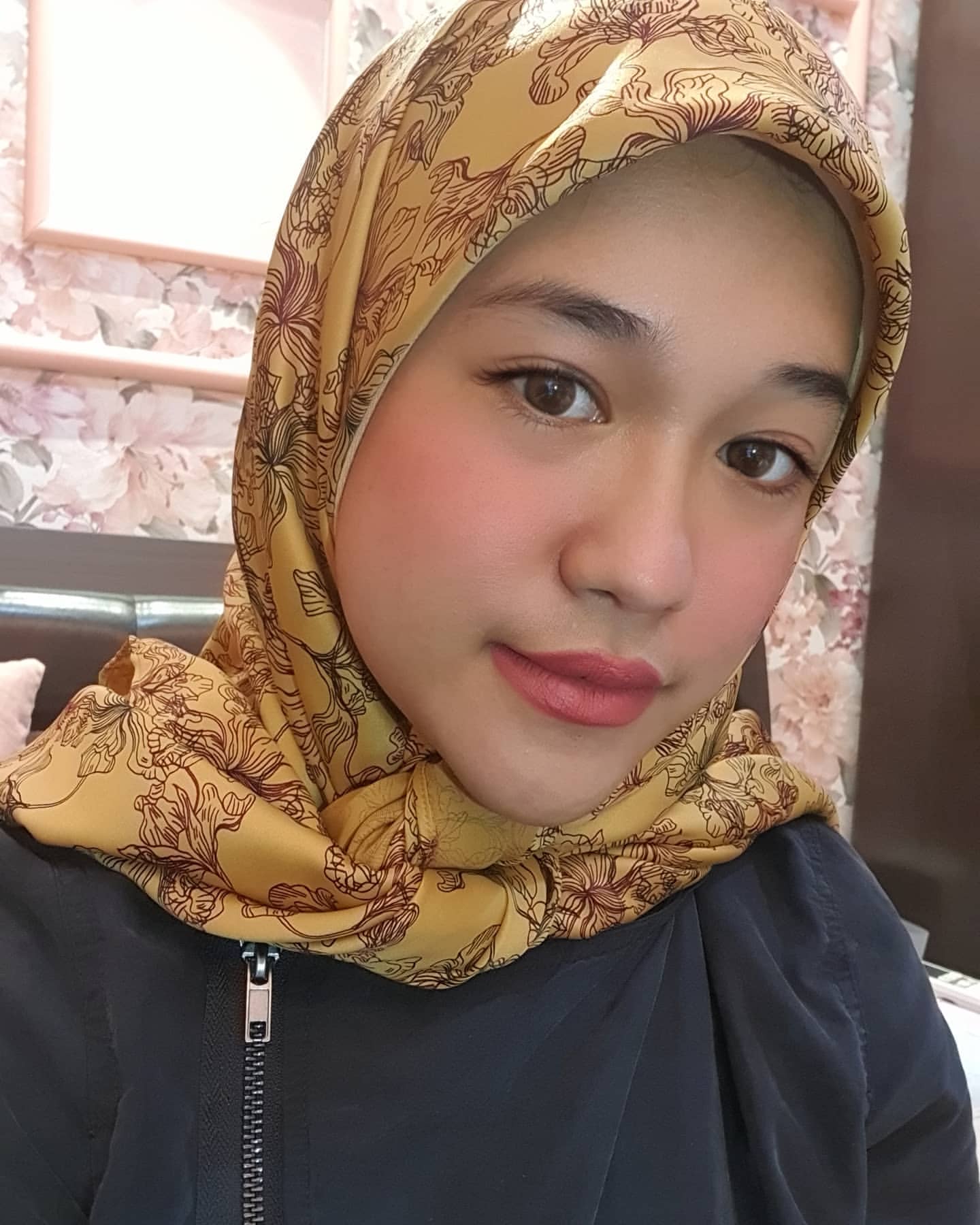 Ernie Zakri Kini Berhijab Sepenuhnya