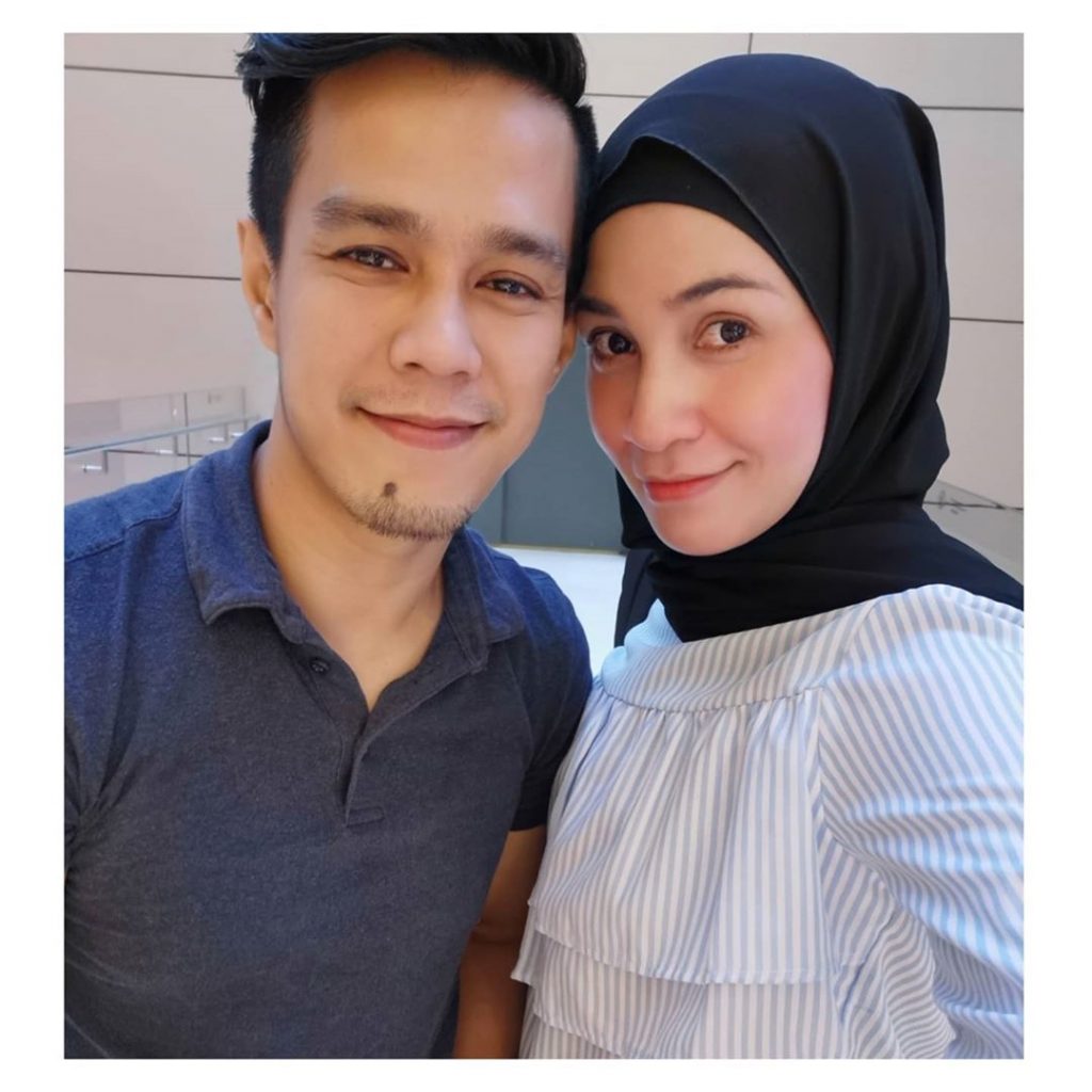 Muncul Di Mahkamah Rendah Syariah, Rumah Tangga Ude Wahid dan Izreen Azminda Dilanda Badai?