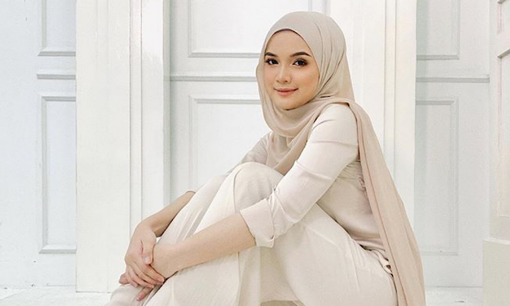 Gara-Gara Biar Anak Bermain Dengan “Hanger”, Cangkuk Hanger Tersangkut ...