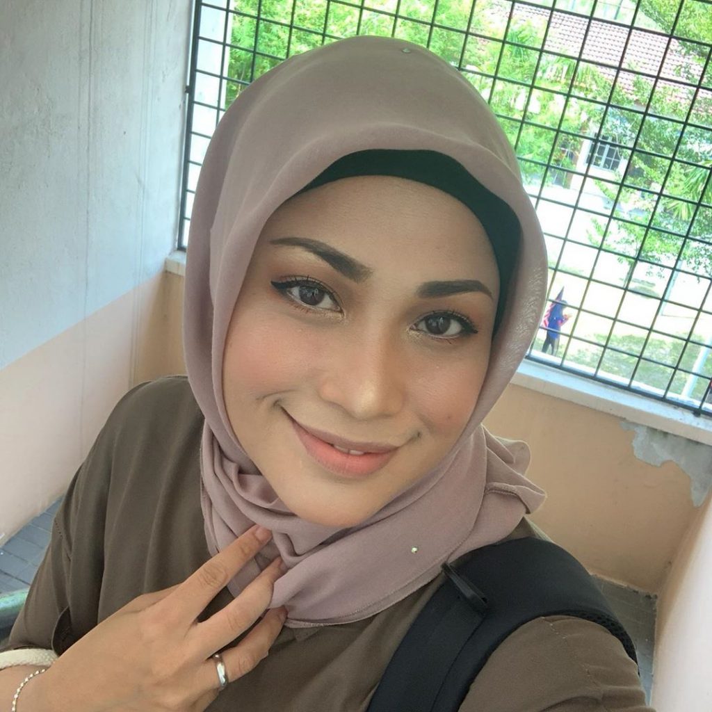 Jumpa Pasir Dalam Rumah Berulang Kali, Penyanyi Ezlynn Ariffin Musykil ...