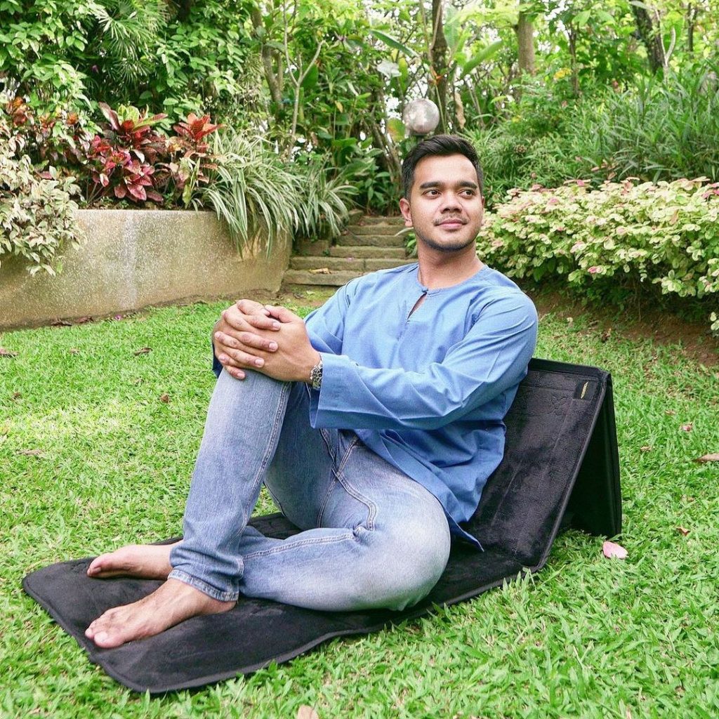 Hasil Seni Jam Tangan Replika Yang Diperbuat Daripada Kertas