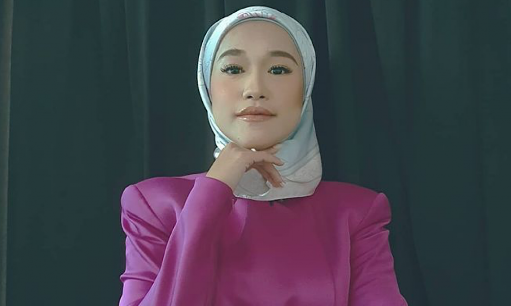 Makin Mahir, Ernie Zakri Dedah Kini Hanya Ambil Masa 5 Minit Sahaja Untuk Gayakan Hijab