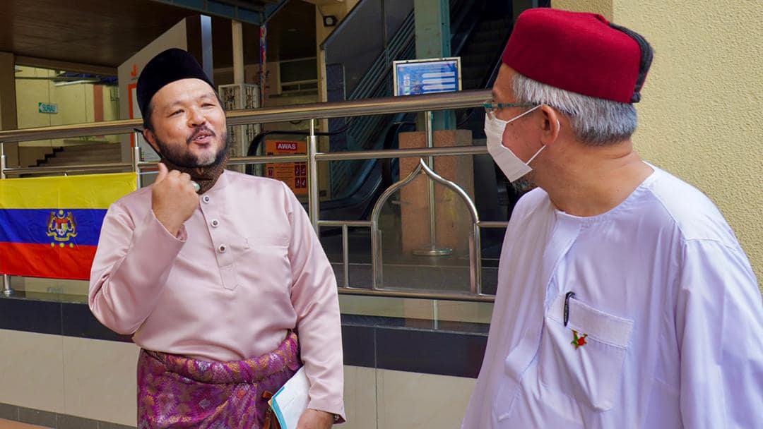 ‘Detektif Lim’ Gerak Khas Selamat Bergelar Suami, Nikah Pada Usia 55 Tahun