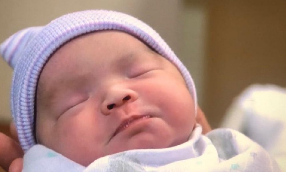 Awal Dan Scha Kongsi Wajah ‘Baby L’, Peminat Sebak Tonton Video Detik ...