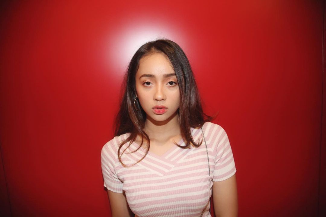 Warisi Bakat Bapa, Pelakon Oktovia Manrose Kini Bergelar Penyanyi