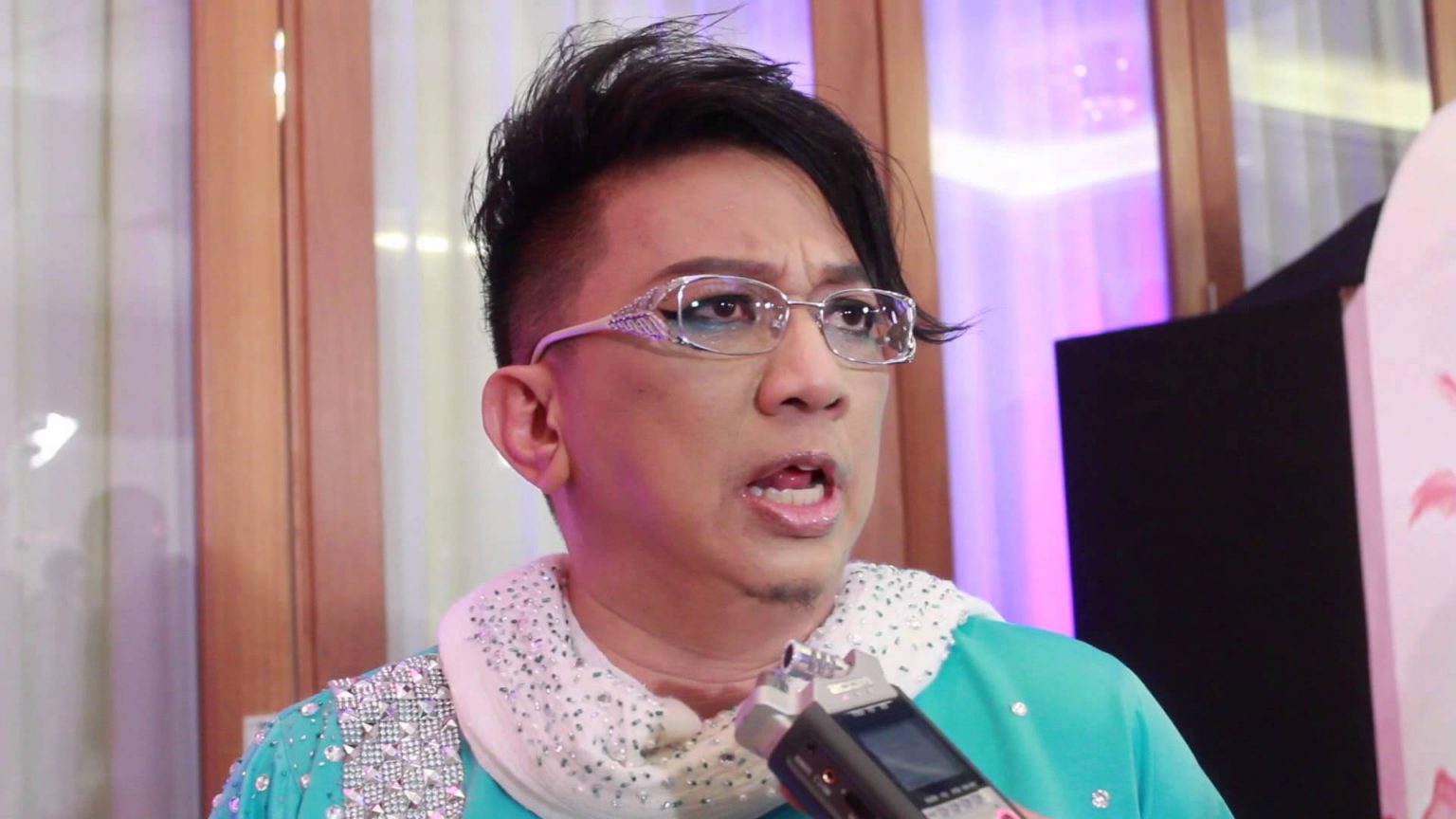 Kini Ada Rancangan Sendiri, Azwan Ali Kembali Dalam ‘Laser Bertemu Laser’