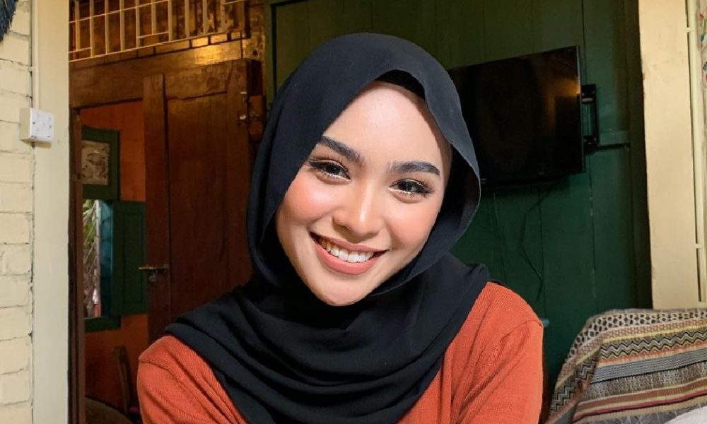 Isu ‘Perang Tweet’ Dengan Izara Aishah, Sharifah Rose Tampil Beri ...