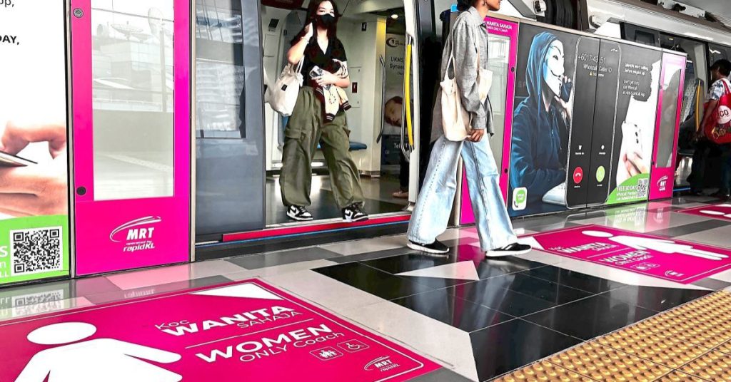 “Mak Bapa Kamu Yang Setuju” – Pelakon Rafidah Ibrahim Lantang Bersuara ...