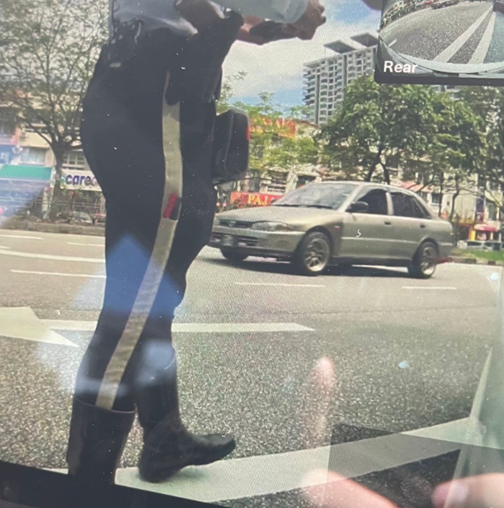Syedewa Hampir Kena ‘Scam’ Dengan Polis Trafik, Tahan Kereta & Nak ...