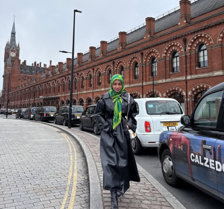 “Ini Semua Gimik…“ – Teka-Teki Kini Terjawab, Amira Othman Akui Tumpang ...