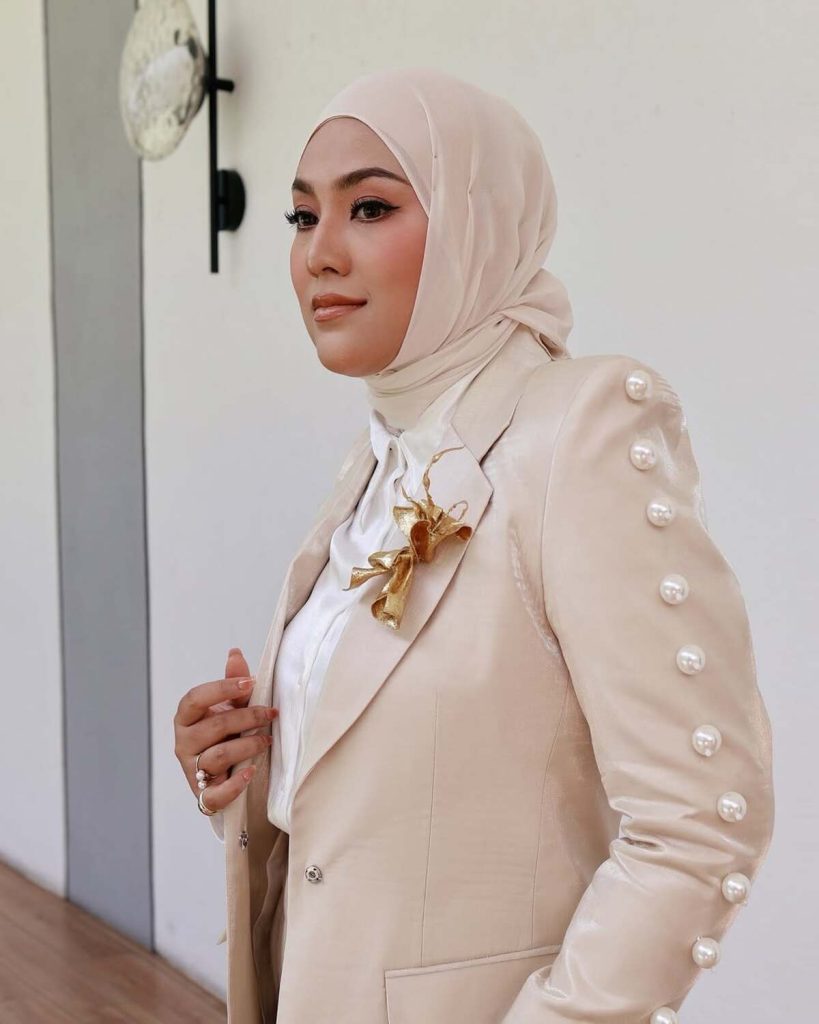 Shila Amzah Tiada Masalah Dengan Bapa, Perlu Masa Terima Ibu Tiri – “Saya Terkejut Dengan Siapa ...